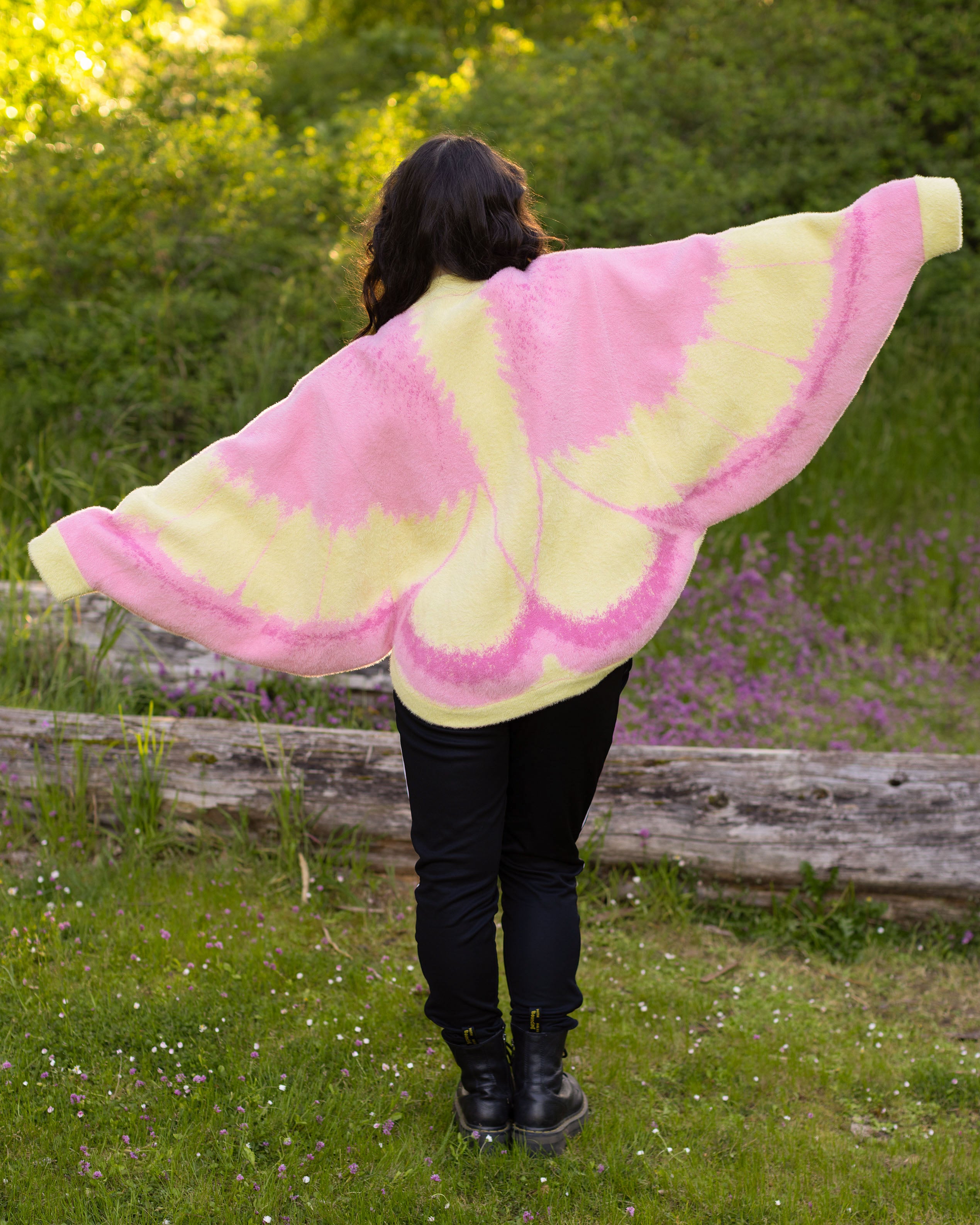 Rosy Maple Moth Cardigan - Vibrant Cozy - Mochipan
