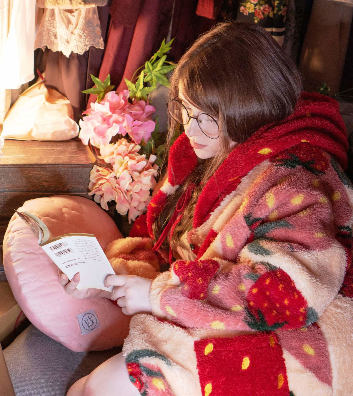 Luxe Strawberry Robe for Cozy Nights - Mochipan