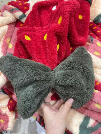 Luxe Strawberry Robe for Cozy Nights - Mochipan