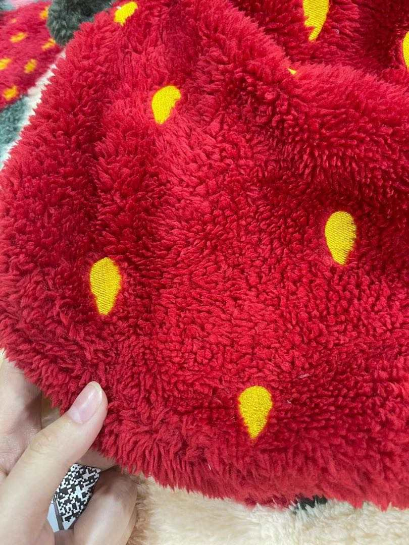 Luxe Strawberry Robe for Cozy Nights - Mochipan